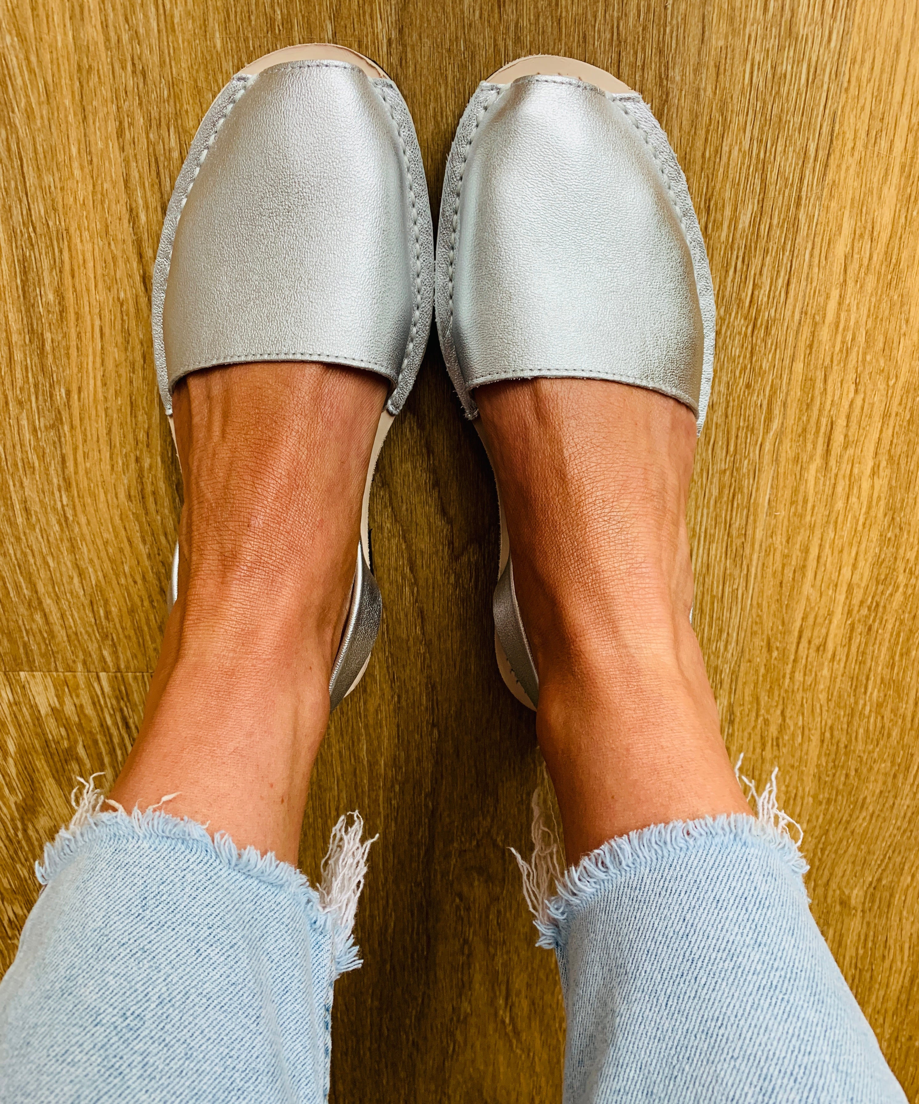 Silver metallic leather spanish menorcan avarcas sandals - Palmaira ...